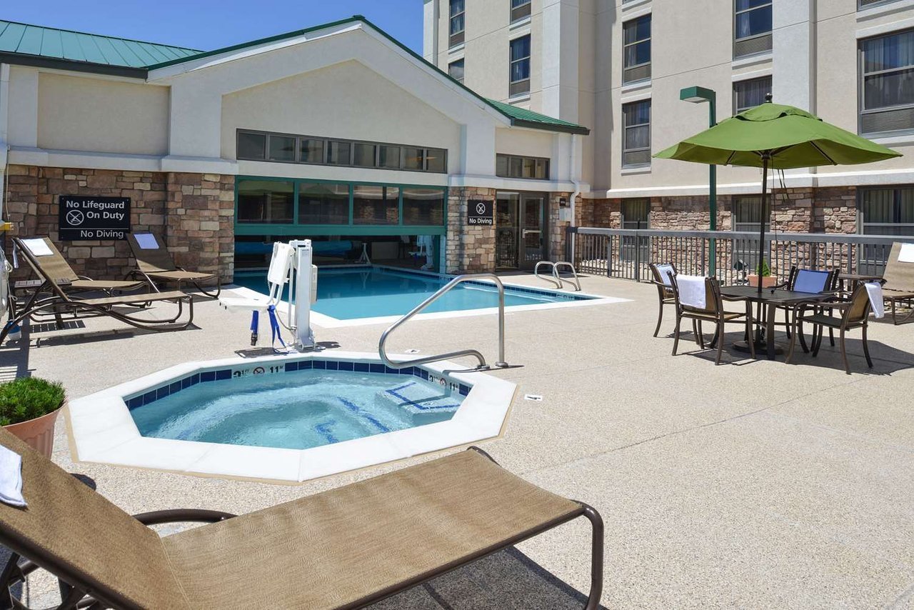 Hampton Inn & Suites Pueblo-Southgate, Pueblo, CO Jobs | Hospitality Online