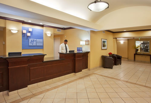 Holiday Inn Express Fresno (River Park) Hwy 41, Fresno, CA Jobs ...
