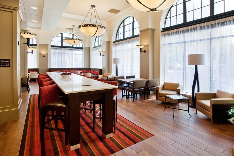 Hampton Inn & Suites Atlanta-Downtown, Atlanta, GA Jobs | Hospitality ...